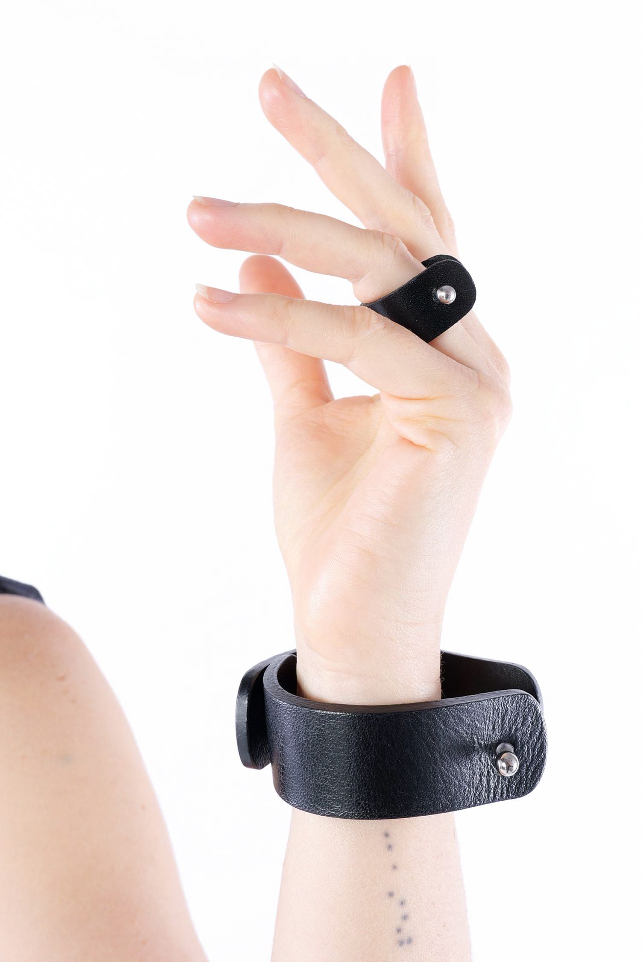 Skin Machine Leather ring - ThruSkin1 Piercing Ring - black I SELECT ...