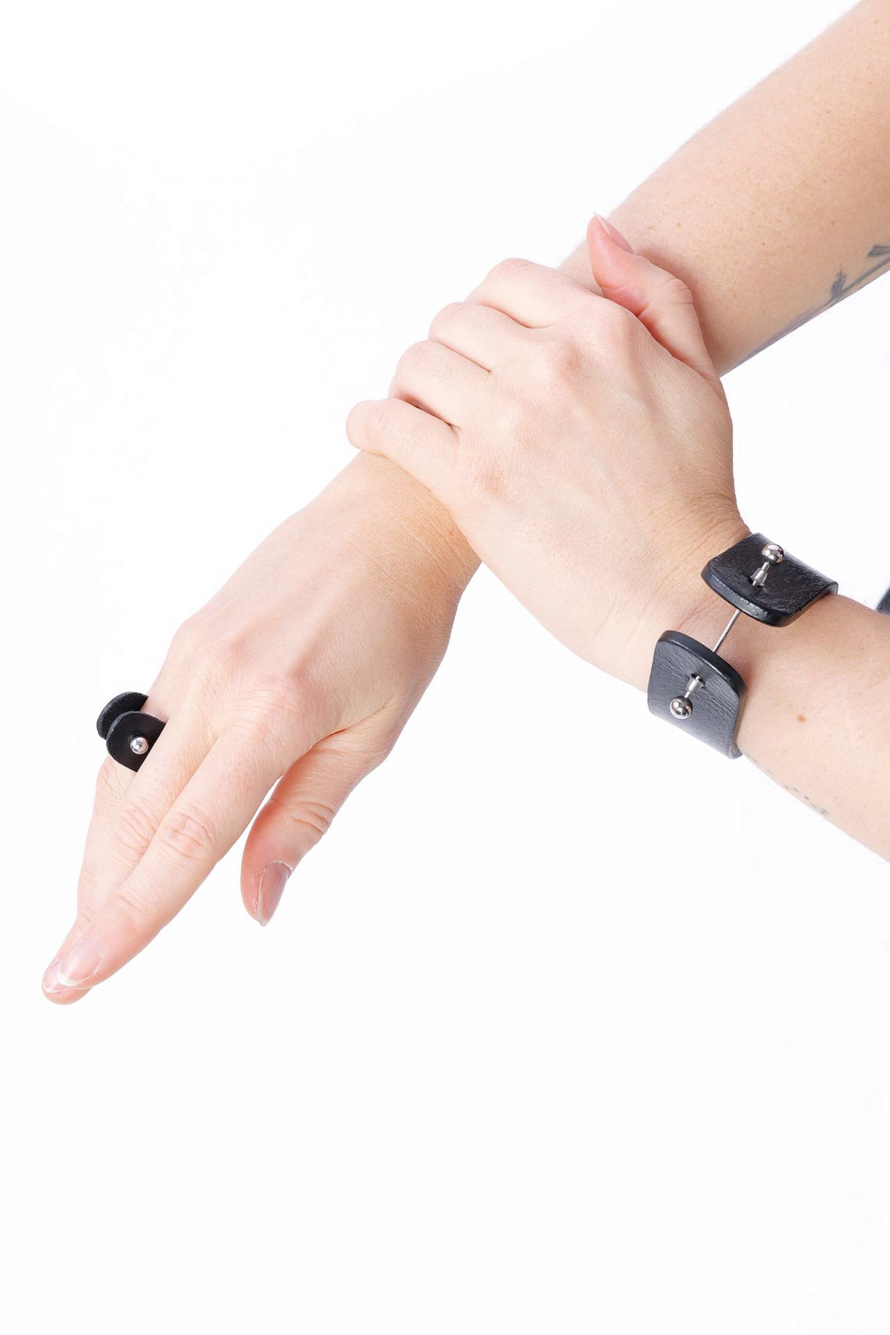 Skin Machine Leather ring - ThruSkin1 Piercing Ring - black I SELECT ...